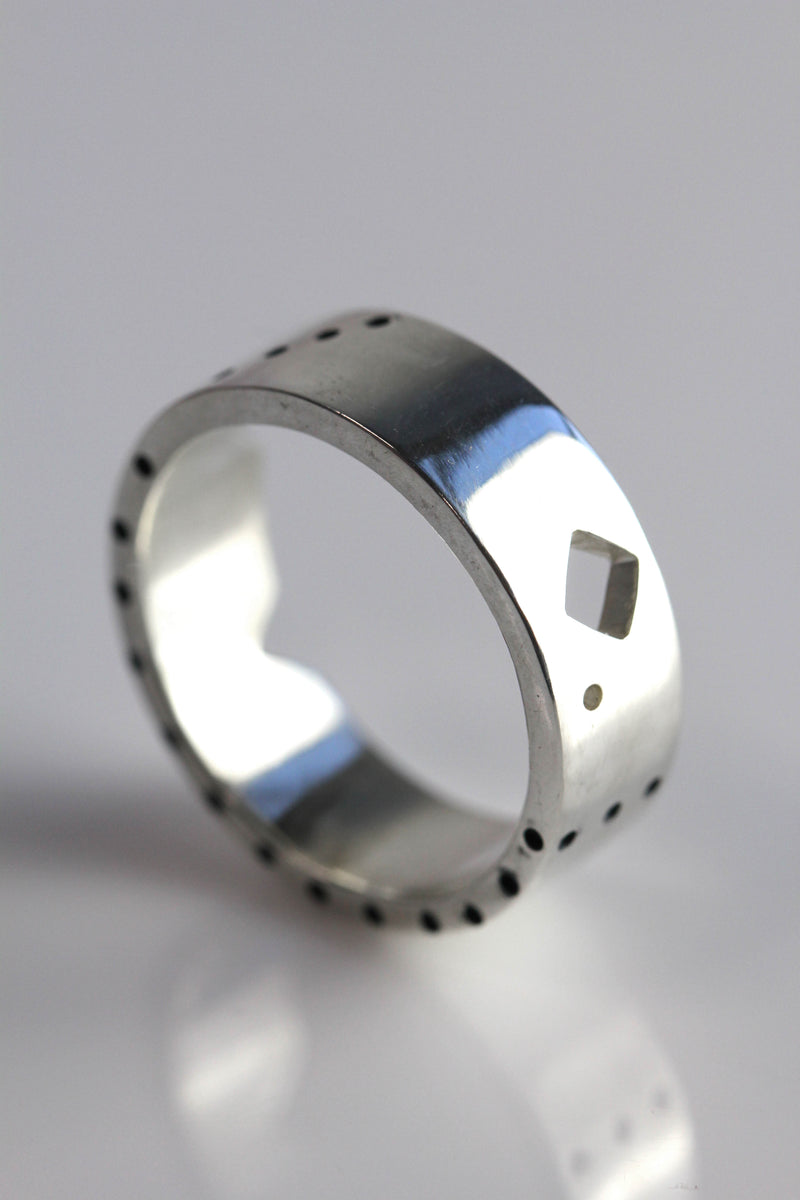 Chunky shape play ring – Stolfa White